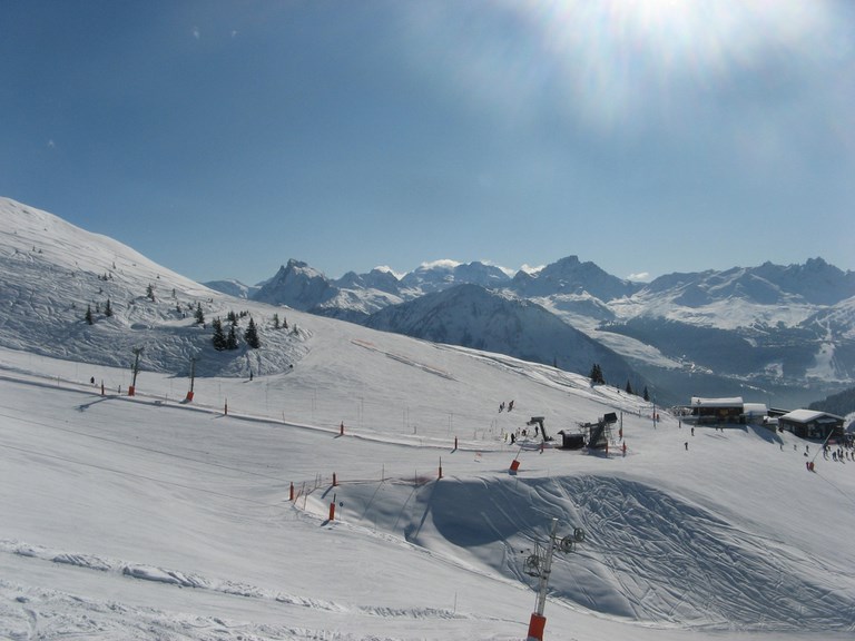 la plagne ski area and champagny location